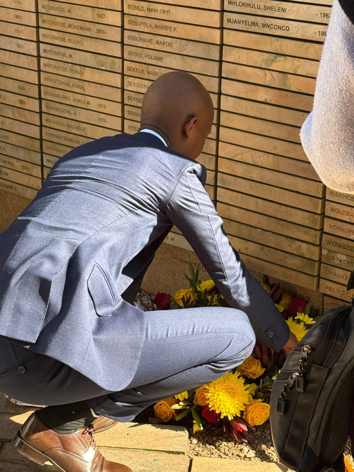 ‘King’ visits Pretoria to honour victims of Mpondo revolt . – EC Voice News